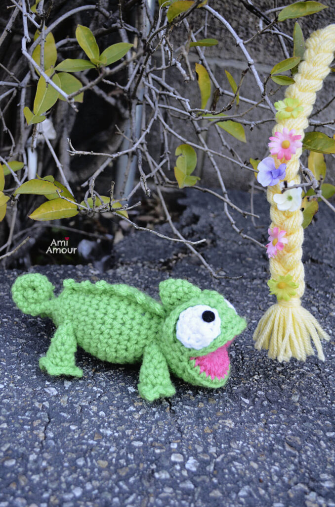 Chameleon Crochet Pattern - Pascal Amigurumi - FREE - Ami Amour