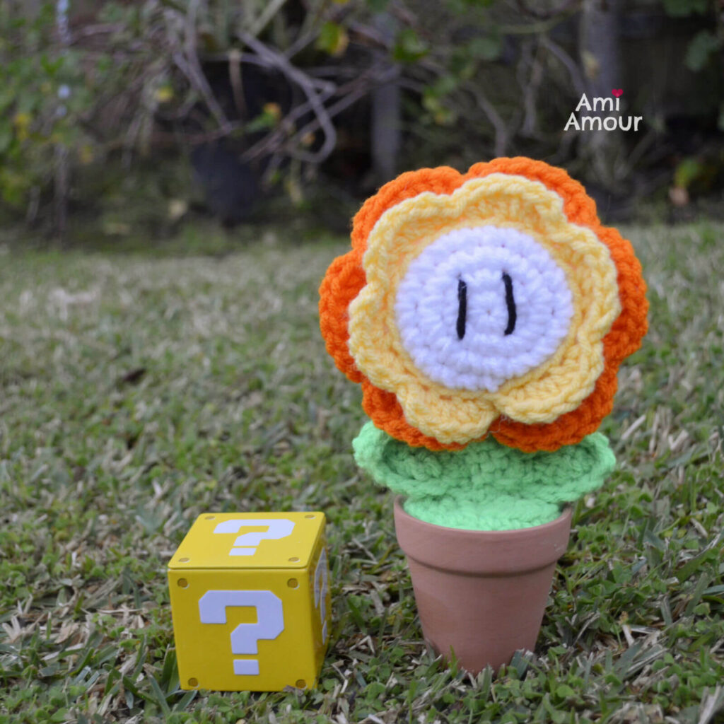 Mario Fire Flower - Free Crochet Pattern - Ami Amour