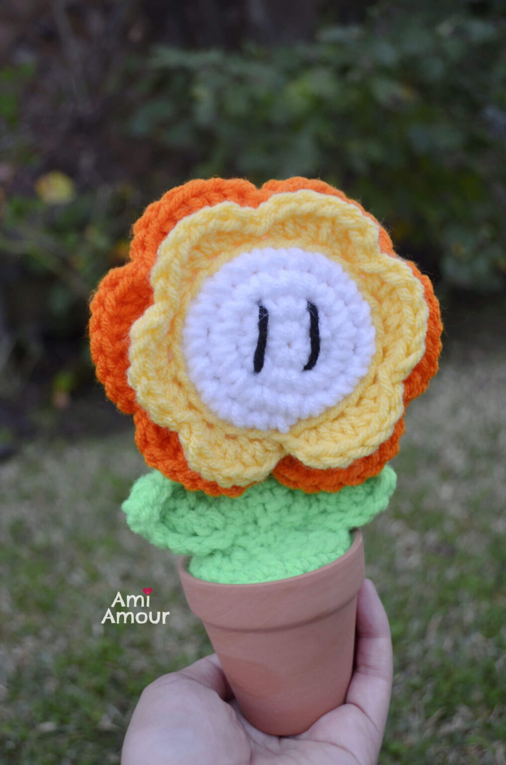 Mario Fire Flower - Free Crochet Pattern - Ami Amour