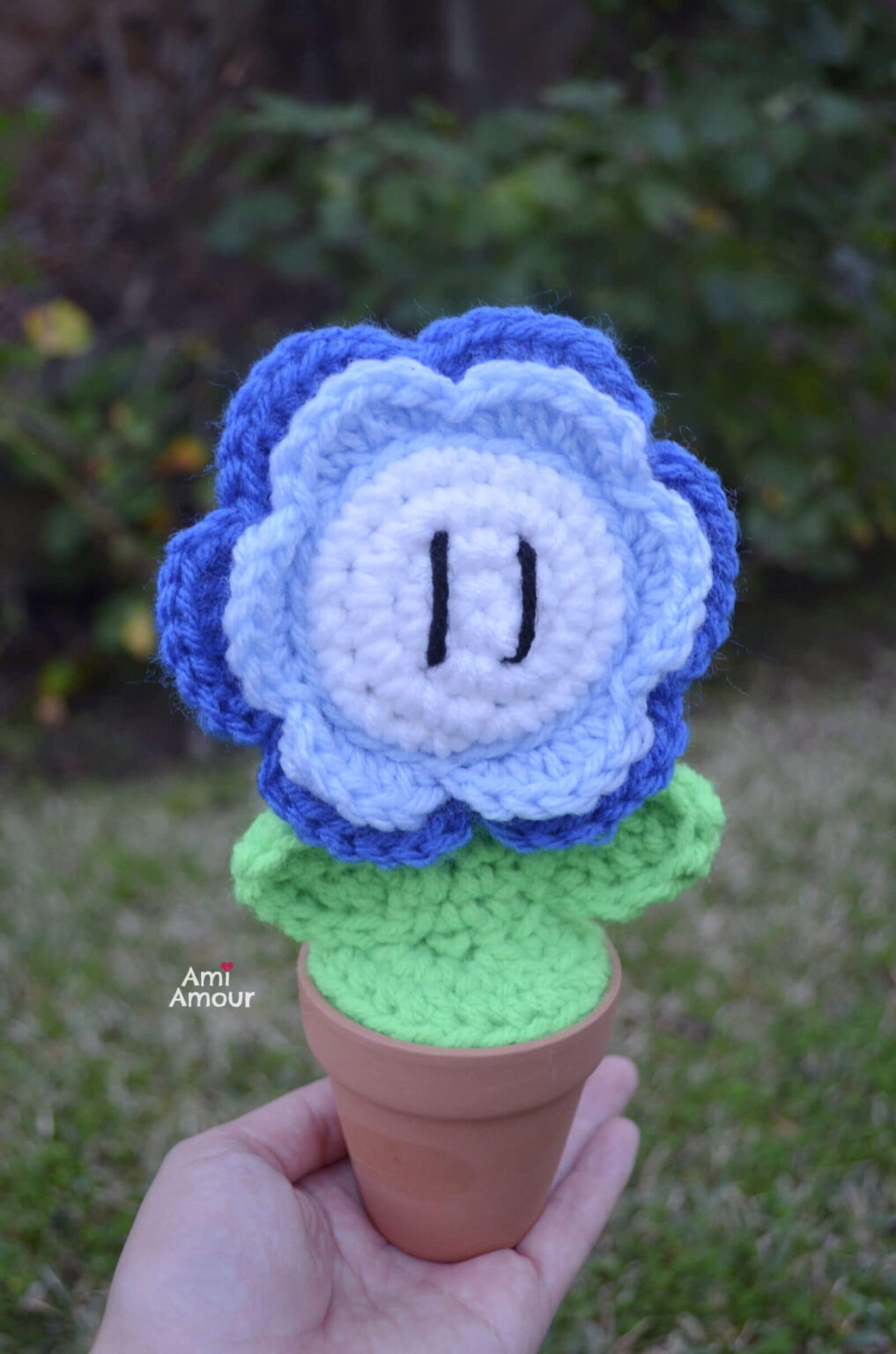 Mario Fire Flower - Free Crochet Pattern - Ami Amour