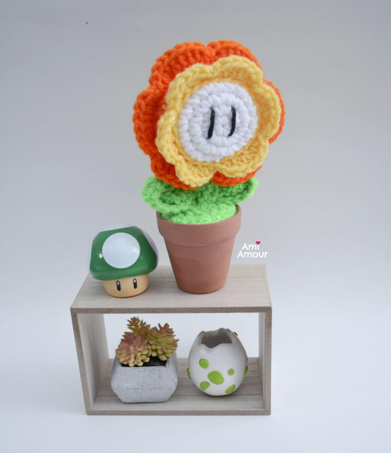 Mario Fire Flower - Free Crochet Pattern - Ami Amour