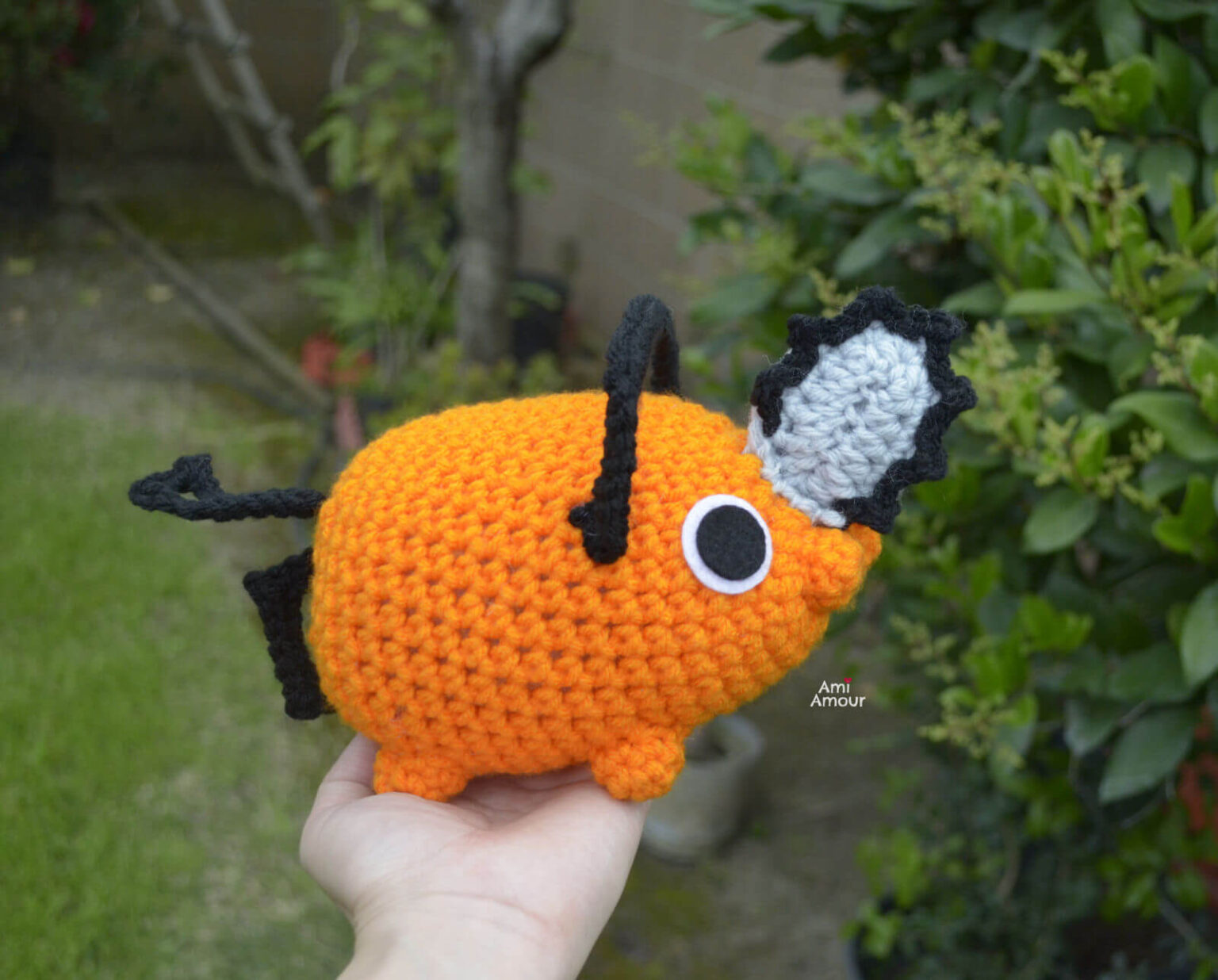 Pochita Crochet Pattern - Chainsaw Man - FREE - Ami Amour