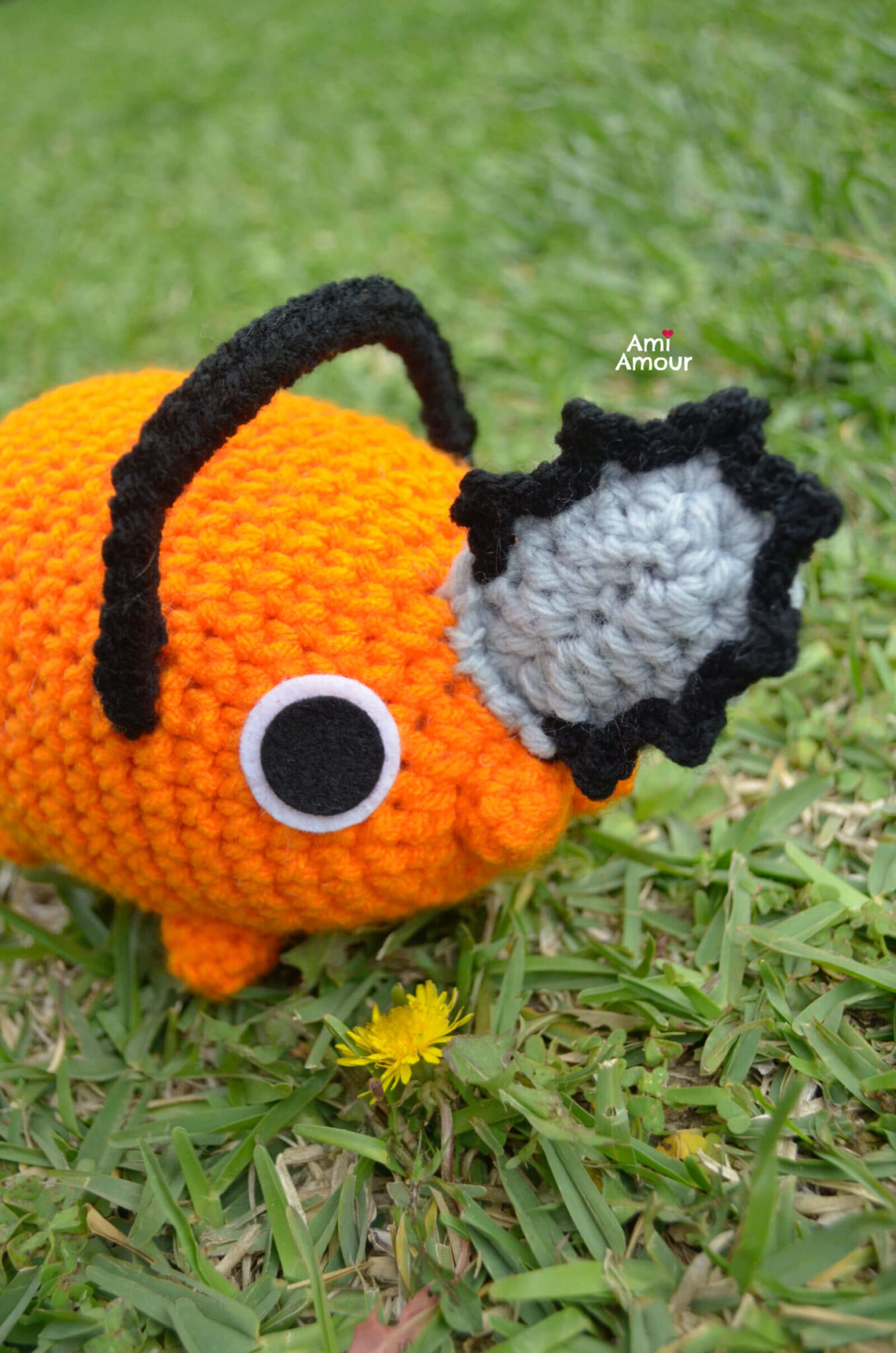 Pochita Crochet Pattern - Chainsaw Man - FREE - Ami Amour